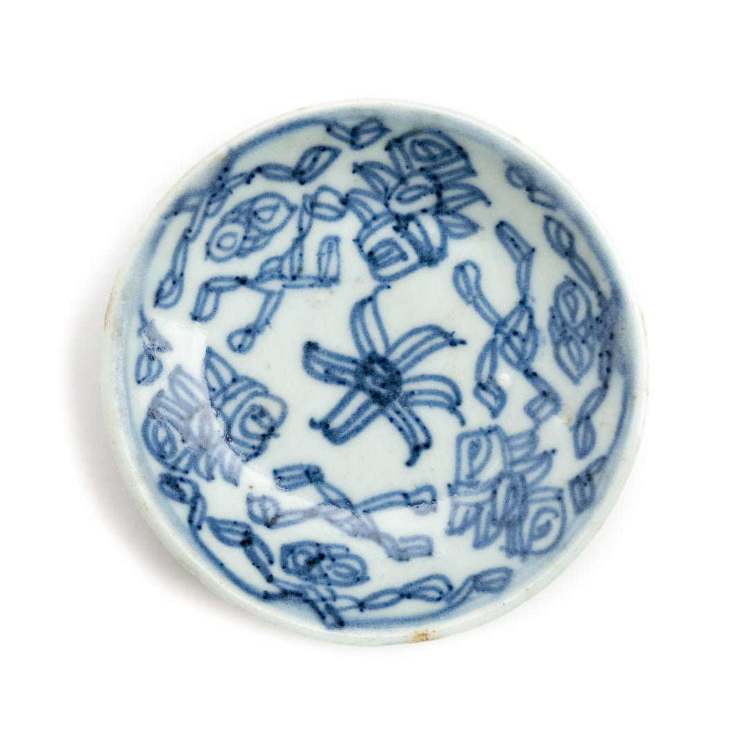 Tea trays and Antique plates – The Essence of Tea